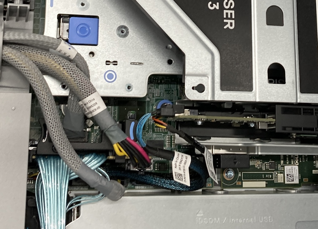 AI/ML向け汎用GPUサーバの中身をご紹介 | IIJ Engineers Blog